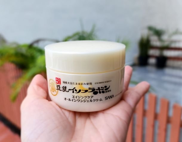 SANA Namerakahonpo Cream - An impressive moisturizer that heals flaky ...